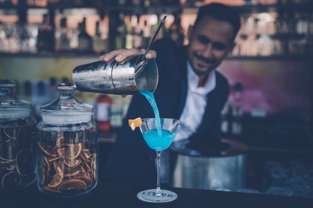 The LOUIS Sparkling Bar - delight guide - Lokale Barkultur in Deiner ...